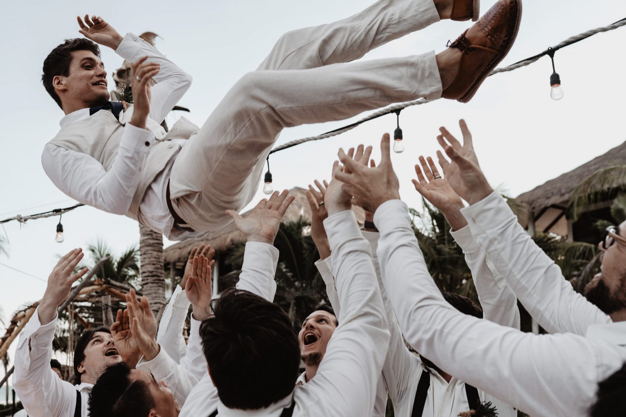Destination Wedding Photographer - spontaneous, artistic & elegant